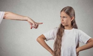 defy / defiance / defiant / defiantlyの意味と使い方 | ネイティブと英語について話したこと