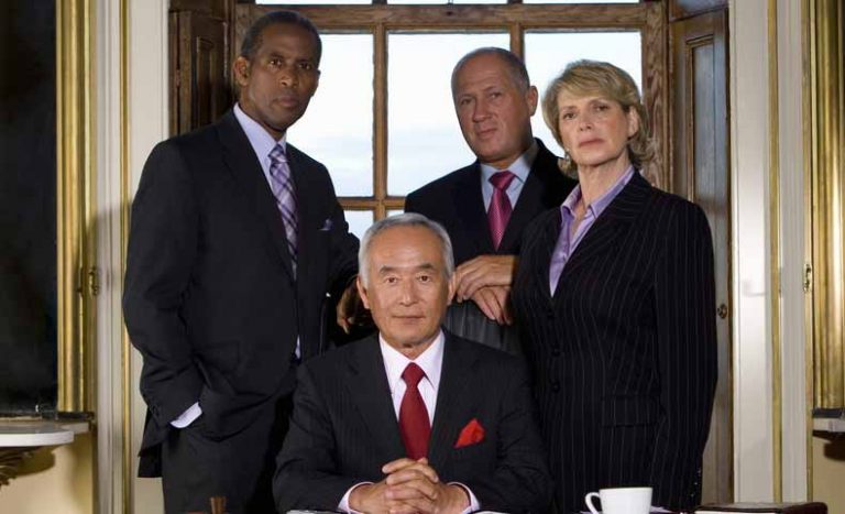 official / officials / officerの意味の違い | ネイティブと英語について話したこと