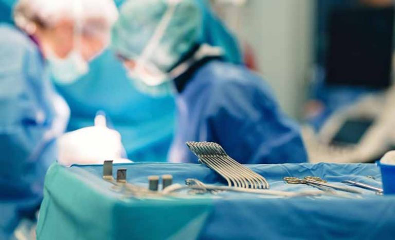 invade / invasive / invasionの意味と使い方 | ネイティブと英語について話したこと