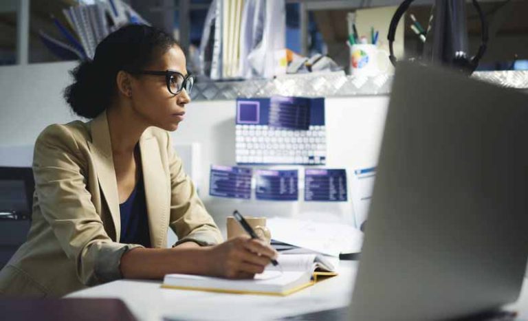 tireless / tirelesslyの意味と使い方 | ネイティブと英語について話したこと