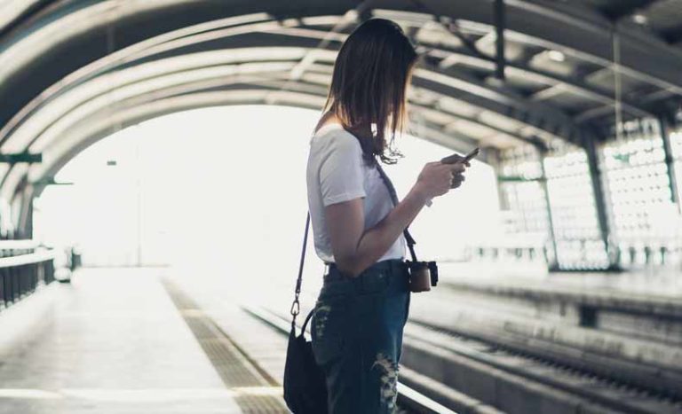 awaitの意味と使い方、waitとの違い | ネイティブと英語について話したこと