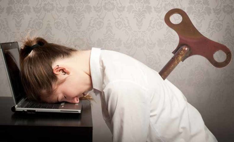 wind up / winding / wind（ワインド）の意味と使い方 | ネイティブと英語について話したこと