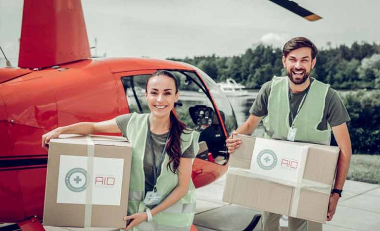 「aid」「aide」の意味と使い方、helpとの違い | ネイティブと英語について話したこと