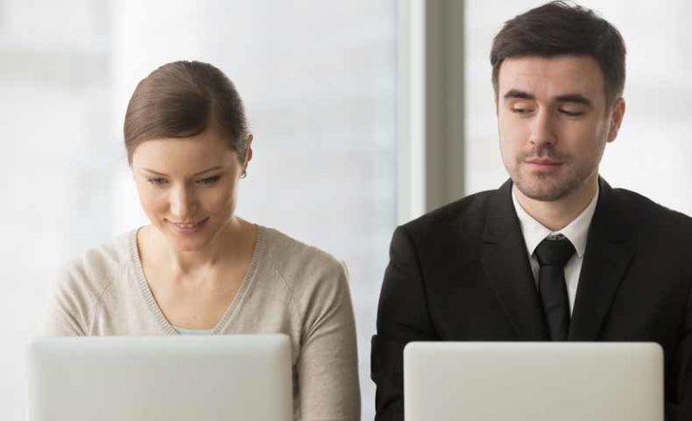 sneak / sneakyの意味と使い方 | ネイティブと英語について話したこと