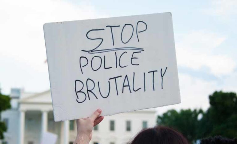 brute / brutal / brutalityの意味と使い方 | ネイティブと英語について話したこと