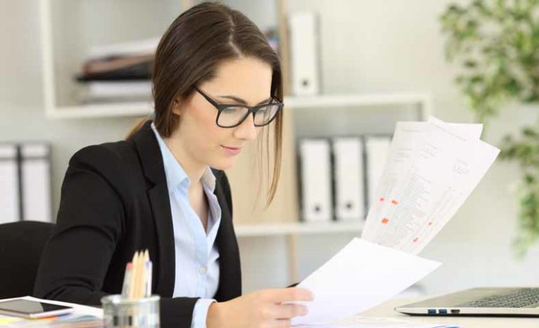 check in / check on / check in onの意味と使い方の違い | ネイティブと英語について話したこと