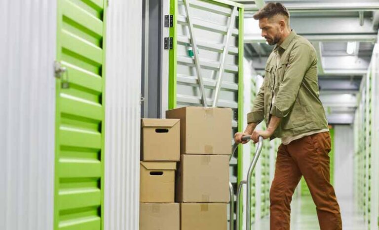 storeの動詞・名詞での意味と使い方、storageとの違い | ネイティブと英語について話したこと