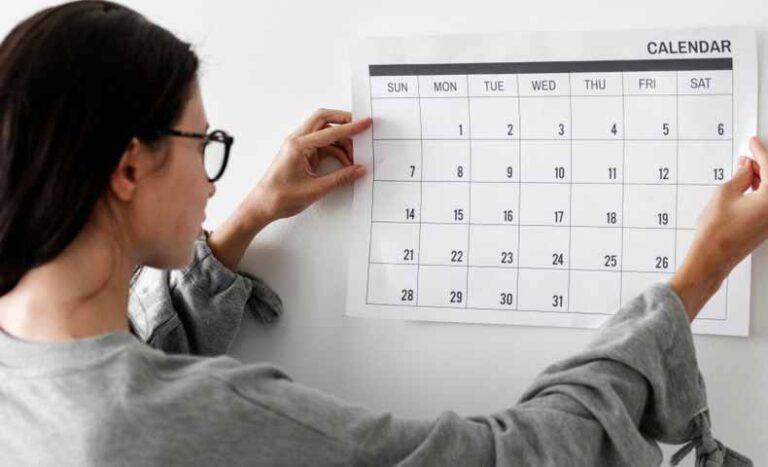 late this yearとlater this yearの違いについて | ネイティブと英語について話したこと