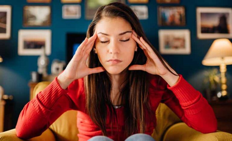 put up（示す、掲示する）とput up with（我慢す、耐える）の意味と使い方 | ネイティブと英語について話したこと